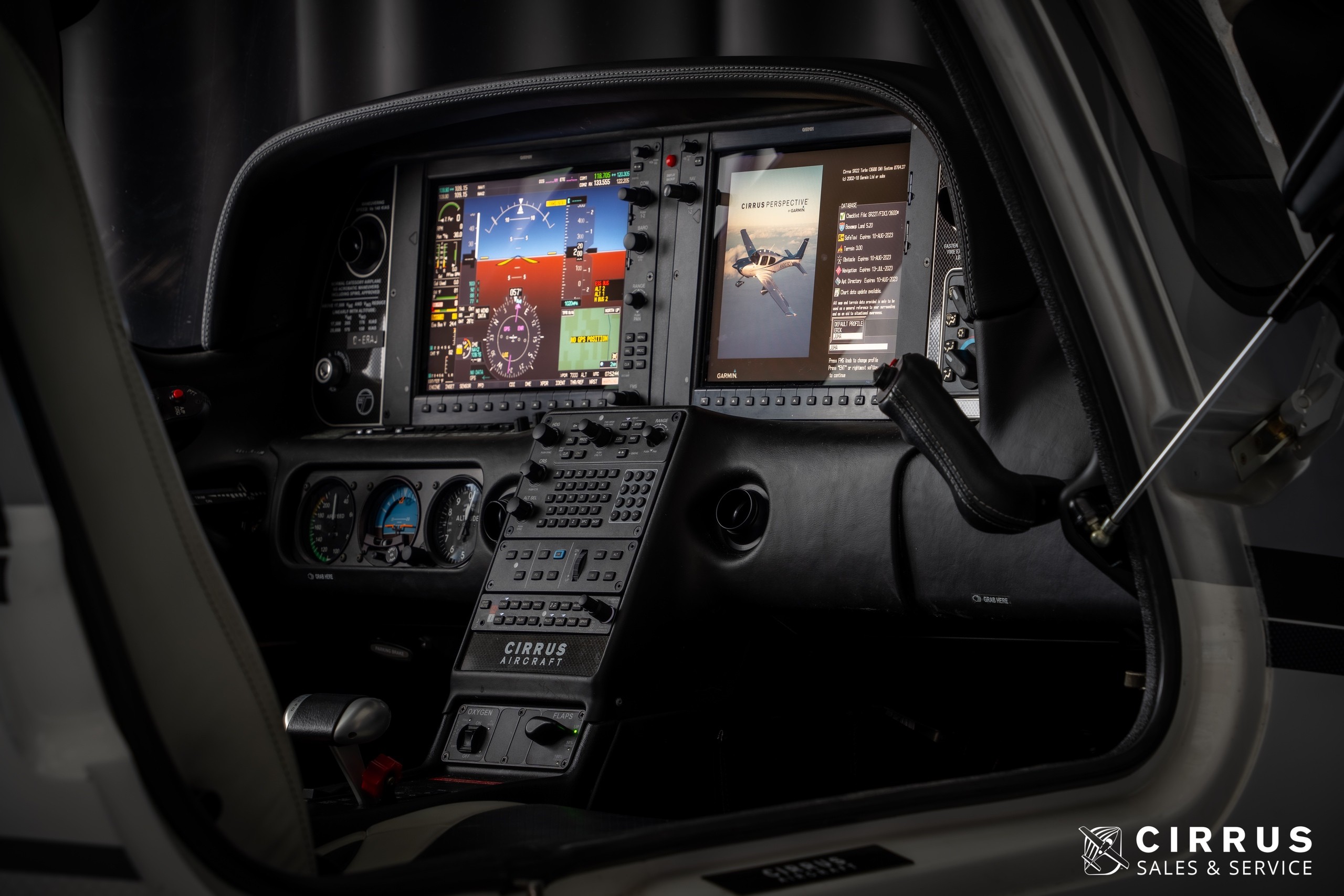 Cirrus Sr22t Cockpit