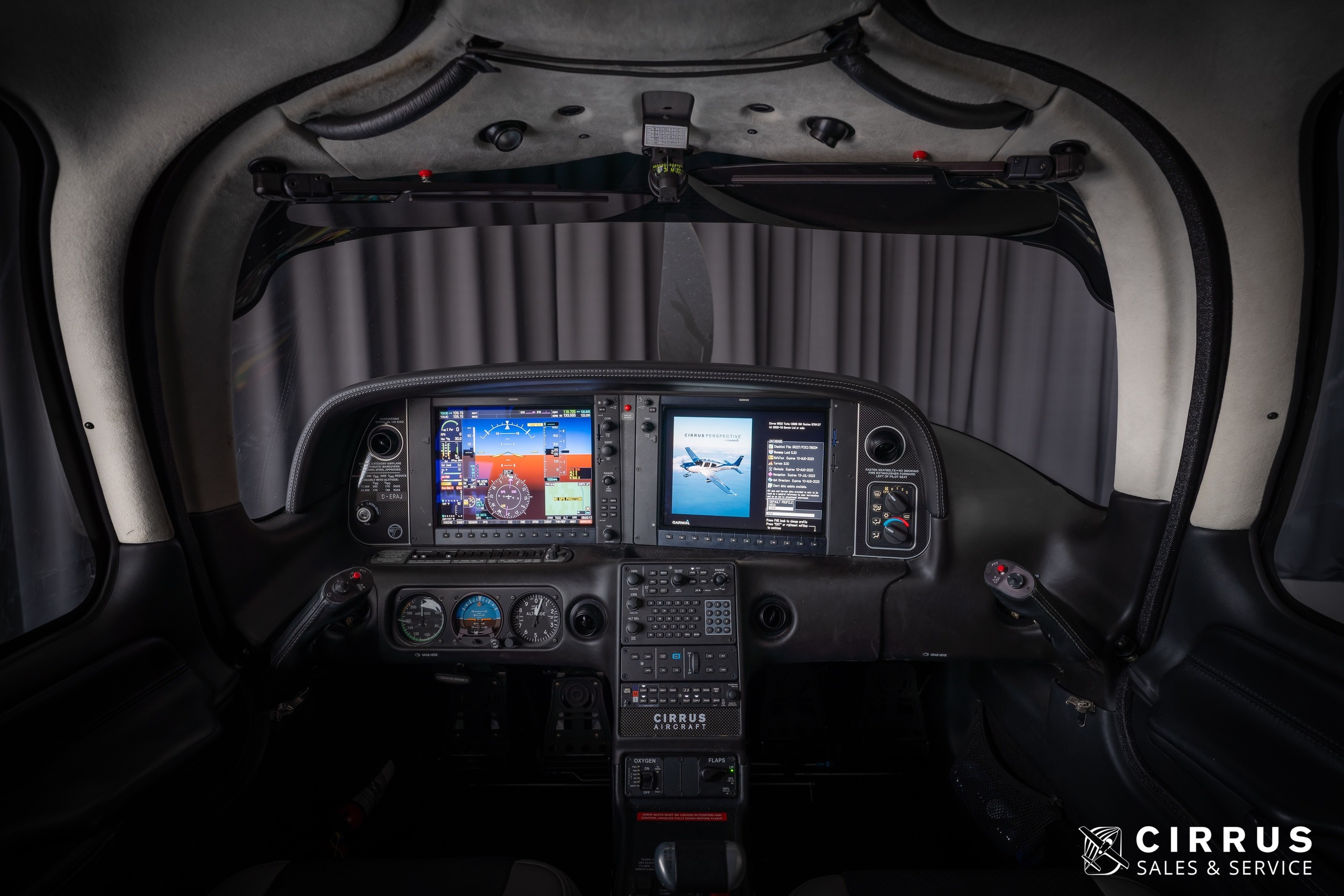 Cirrus Sr22t Cockpit